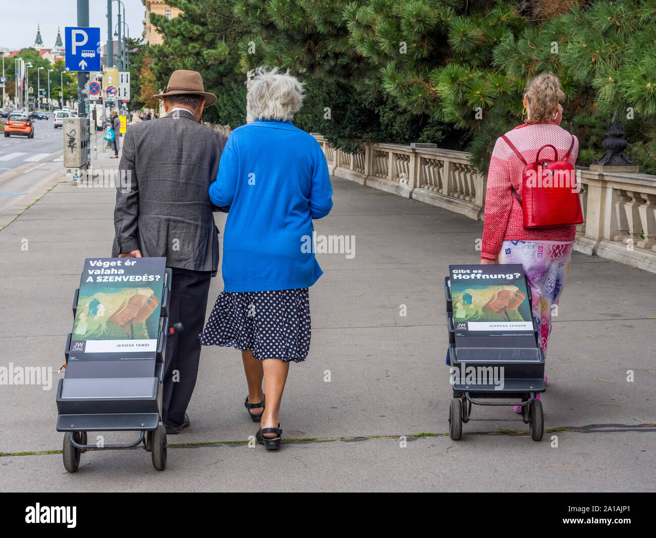 Jehovah witnesses hi-res stock photography and images - Alamy