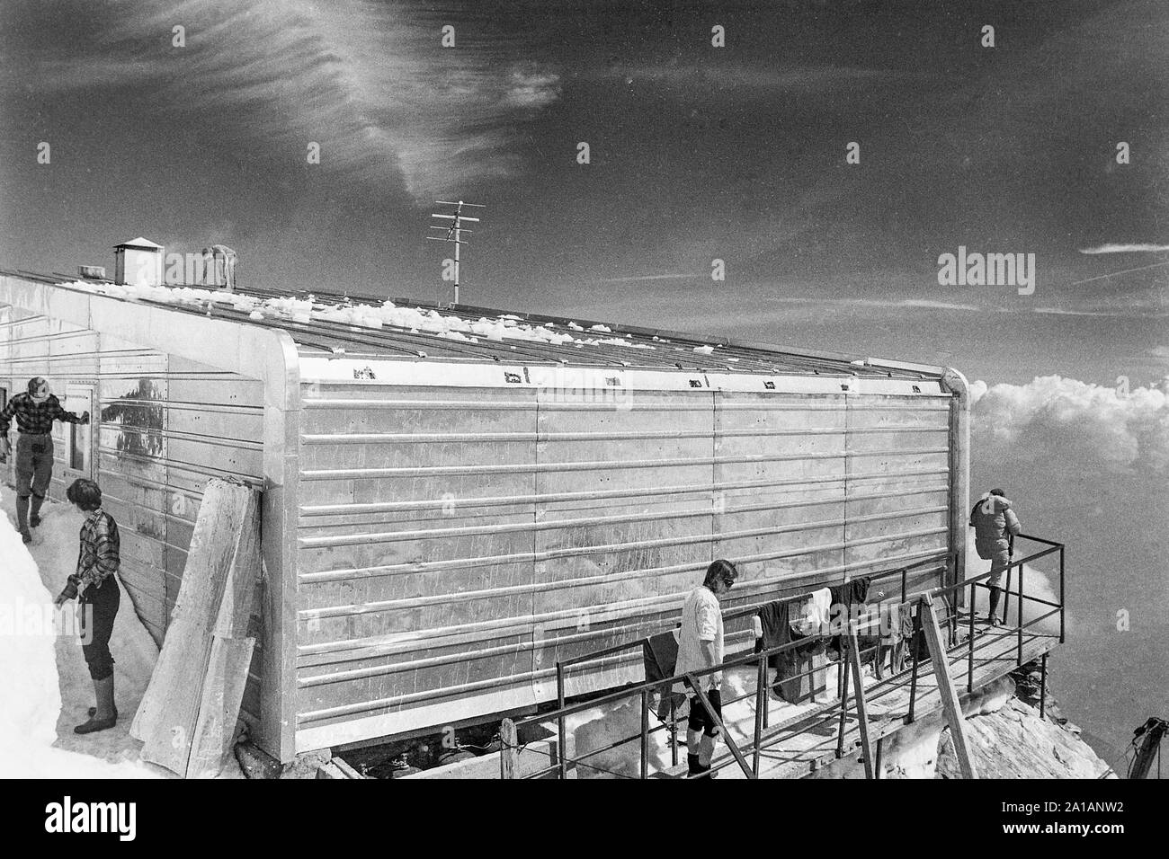 B&W Archives 1978: The Goûter hut, Chamonix, Haute-Savoie, France Stock ...
