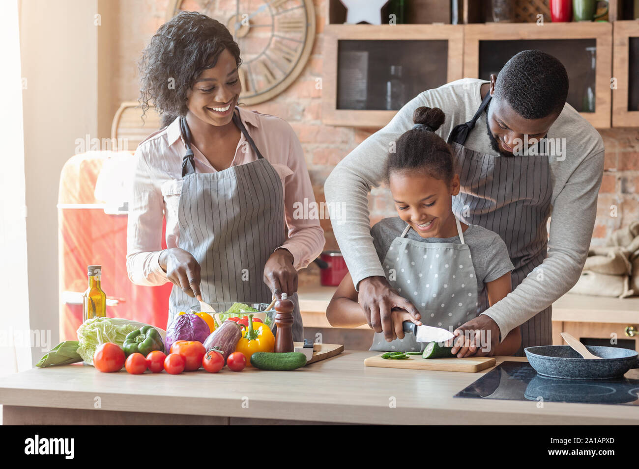 Close family hi-res stock photography and images - Alamy