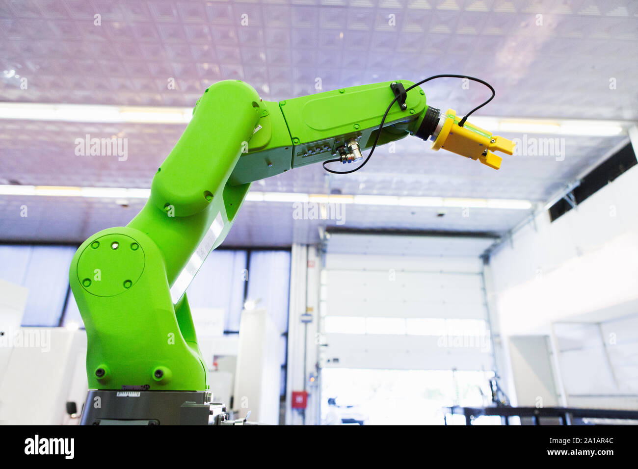 Robot hand. Smart factory Stock Photo - Alamy