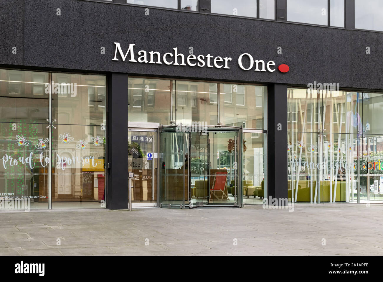 Revolving glass door entrance building hi-res stock photography and ...