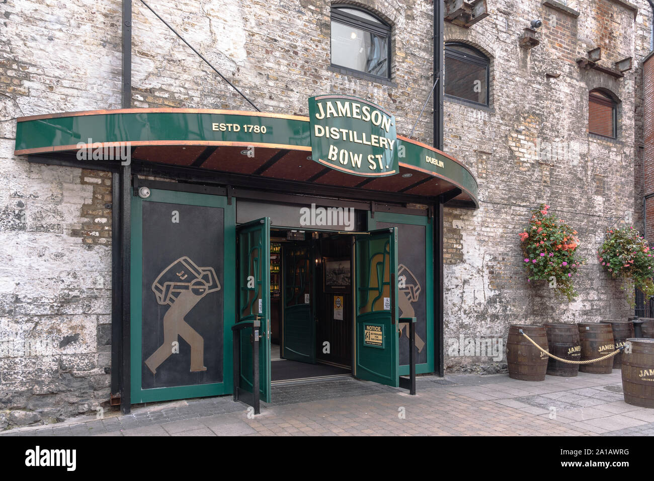Jameson distillery dublin hi-res stock photography and images - Alamy