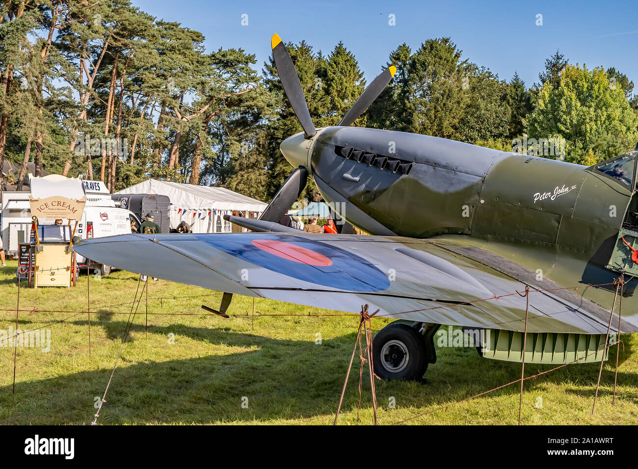 Front end of spitfire hi-res stock photography and images - Alamy