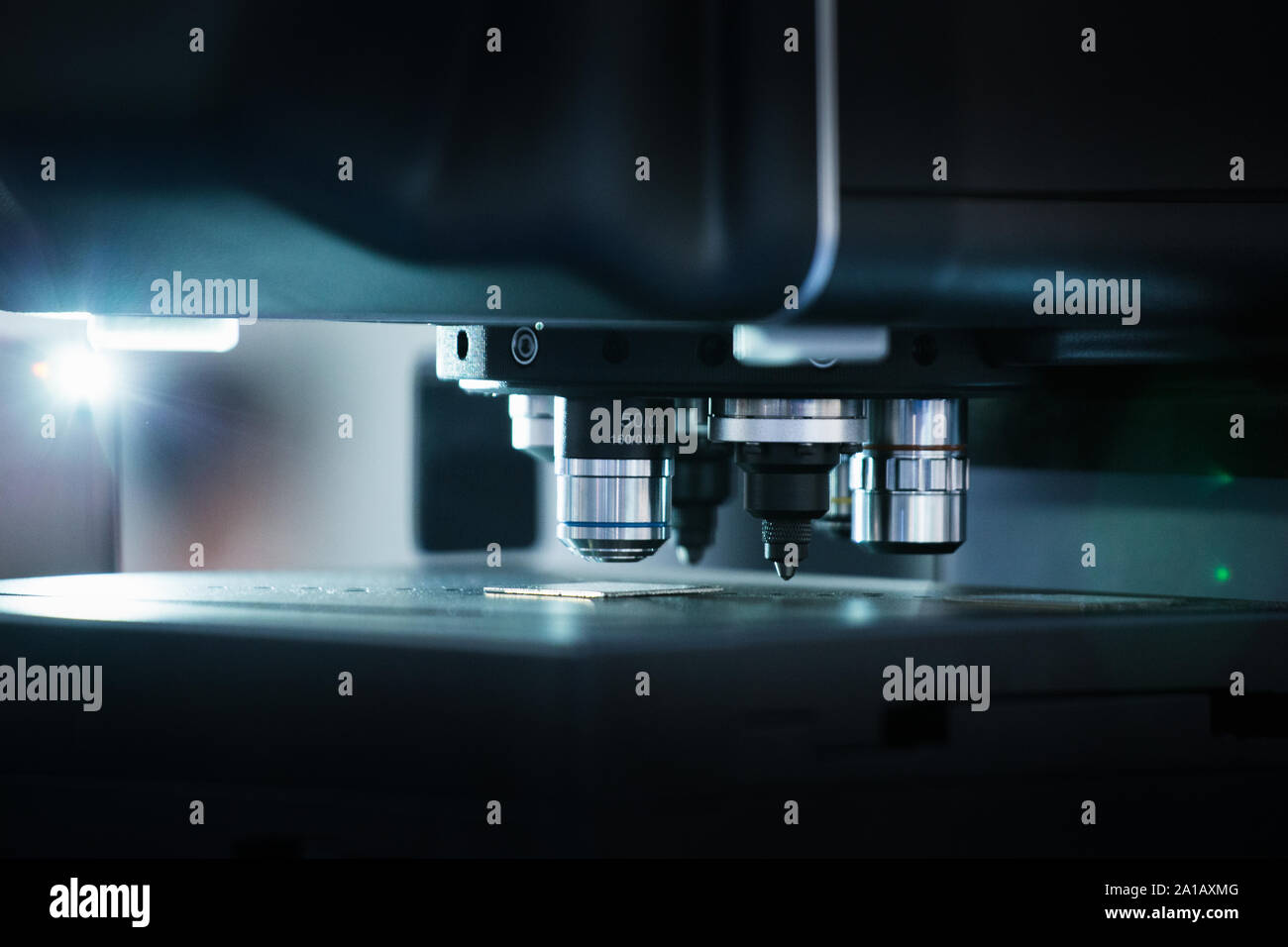 Optic machine for precise measurement of part size and quality ...