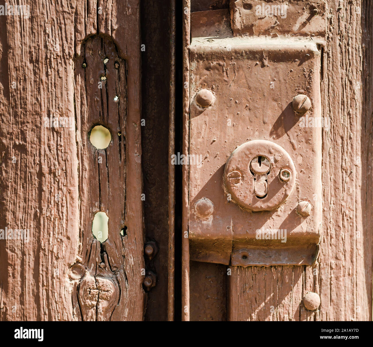 old door lock on wooden doors Stock Photo - Alamy