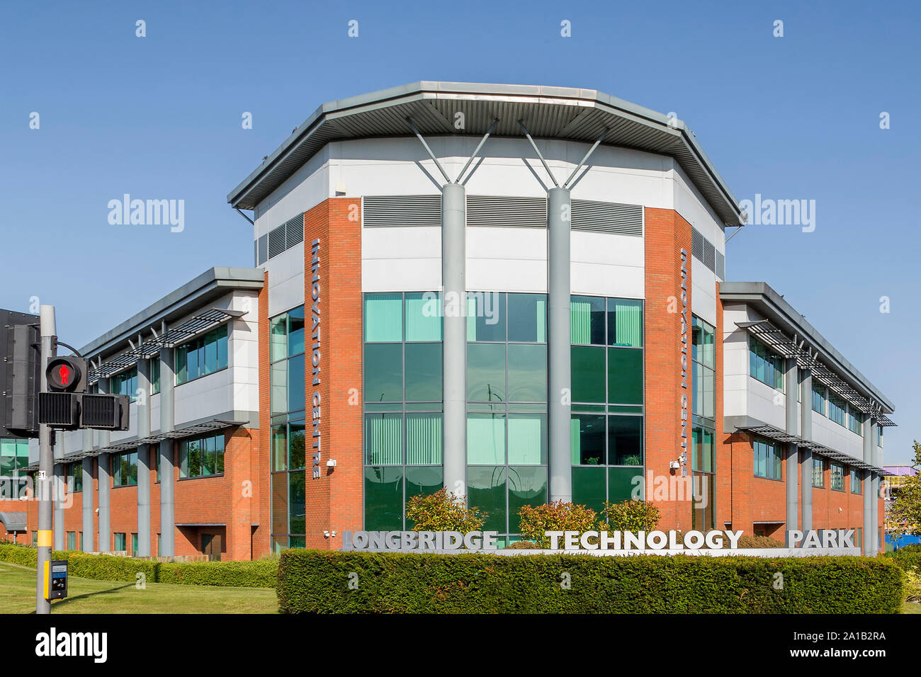 Longbridge innovation centre offices hi-res stock photography and ...