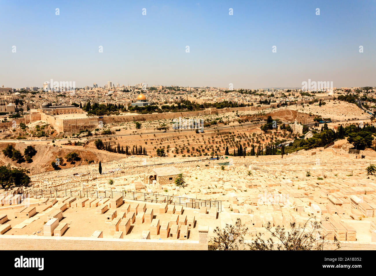 View of Jerusalem old city, Temple Mount and the ancient Jewish ...