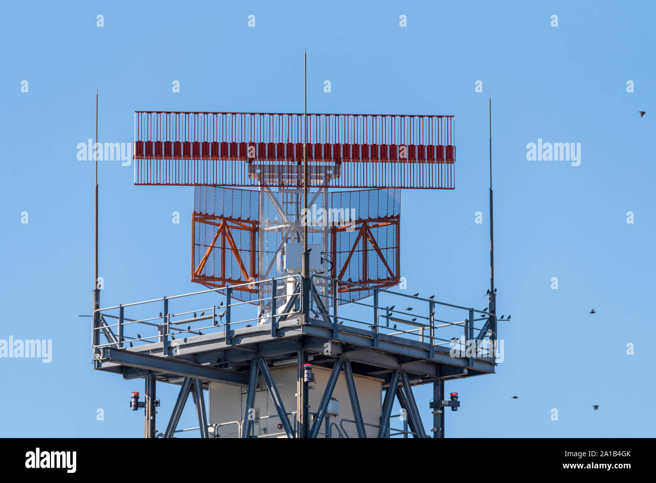 Radar antenna hi-res stock photography and images - Alamy