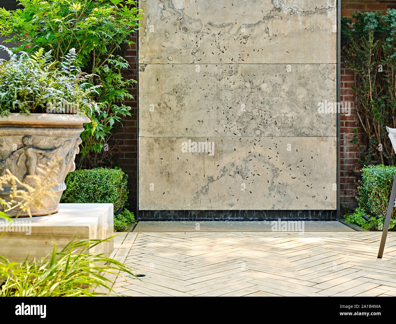 Residential landscape design Stock Photo - Alamy