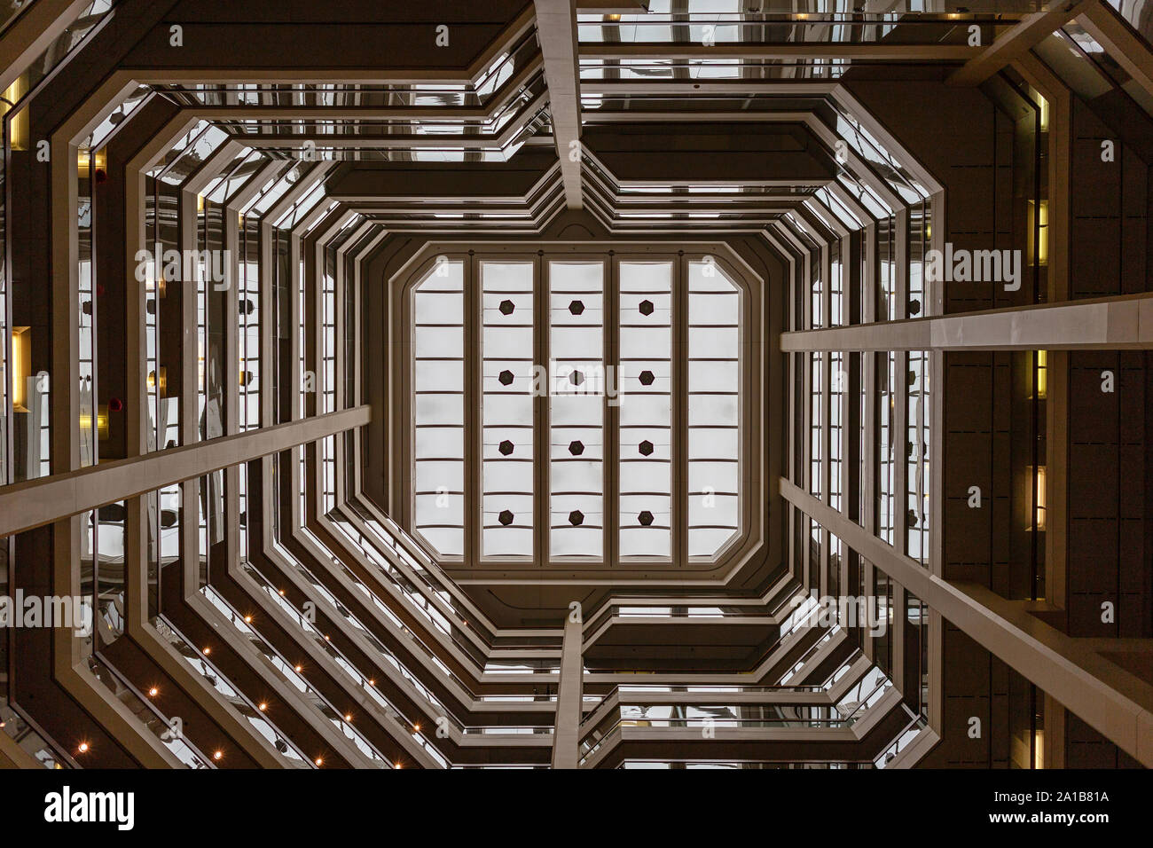 Modern office architecture atrium hi-res stock photography and images ...