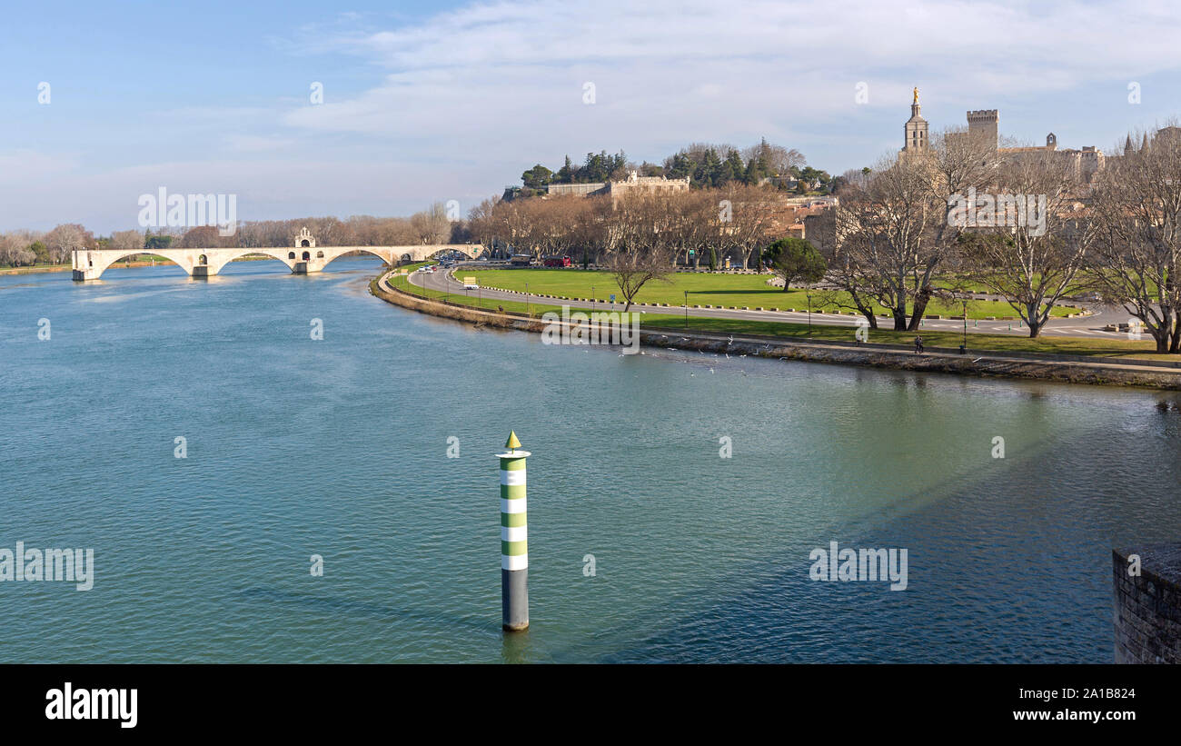 Pont d' avignon hi-res stock photography and images - Alamy