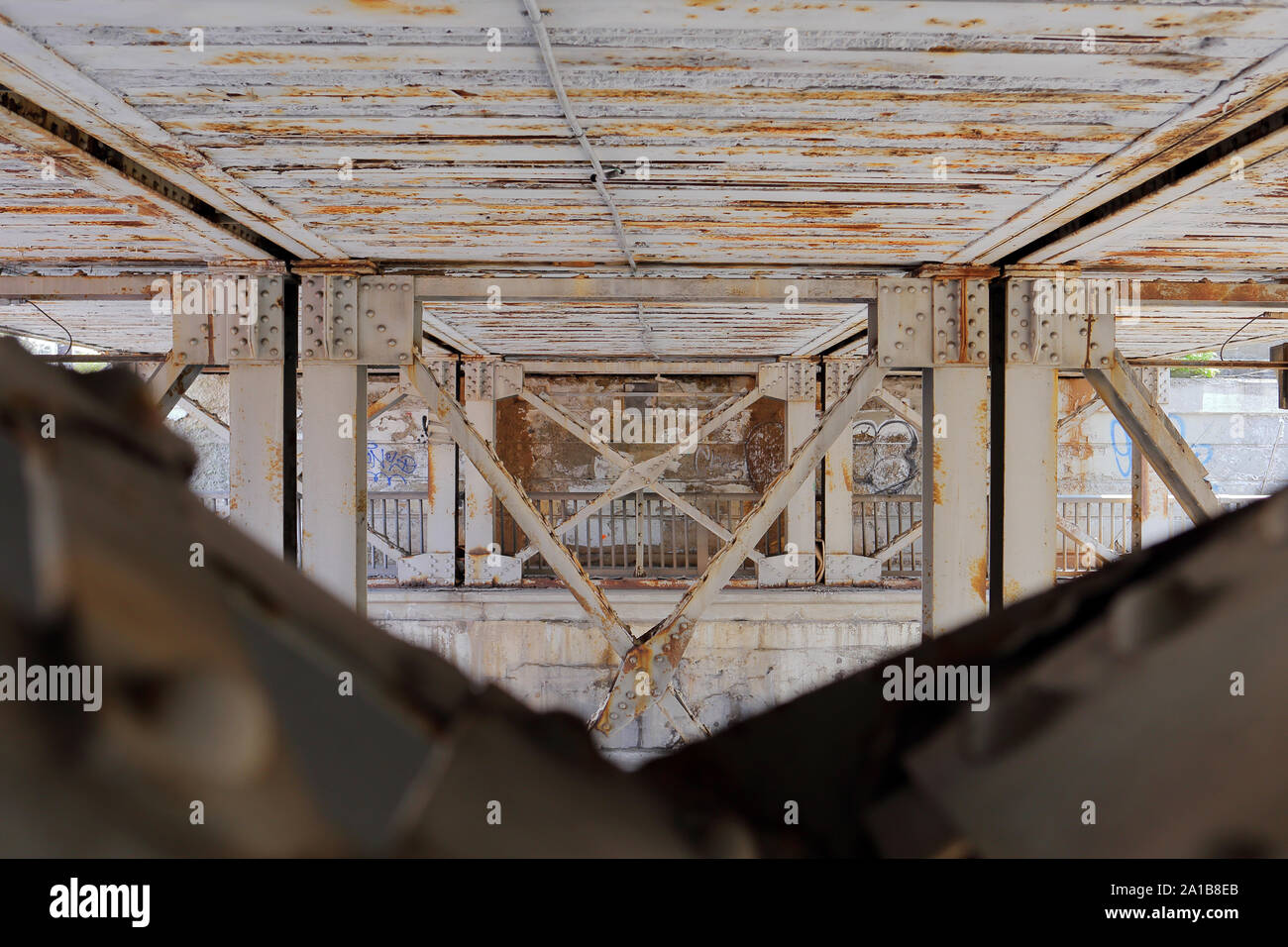 Underpass bridge hi-res stock photography and images - Alamy