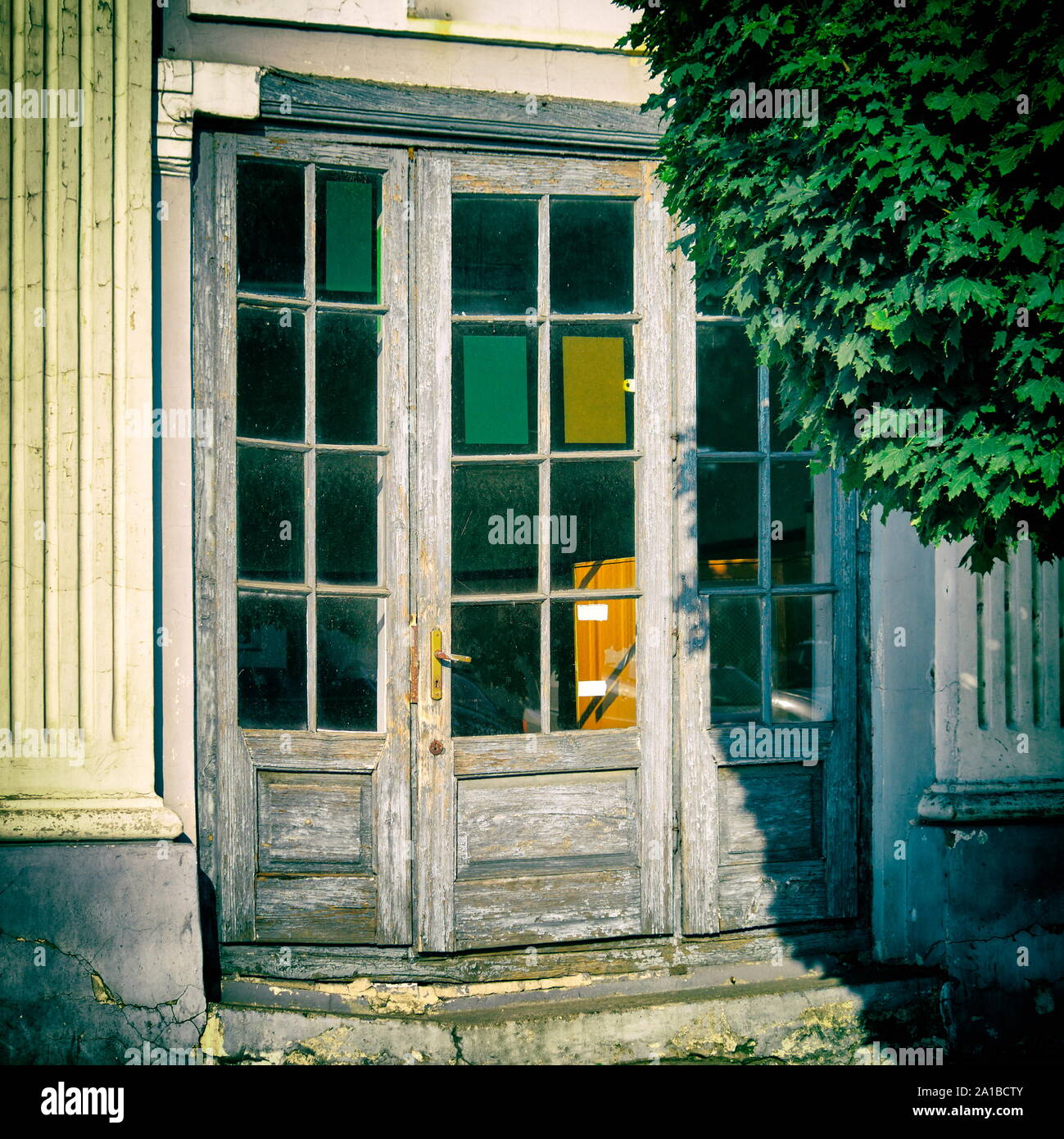 old door frame Stock Photo - Alamy