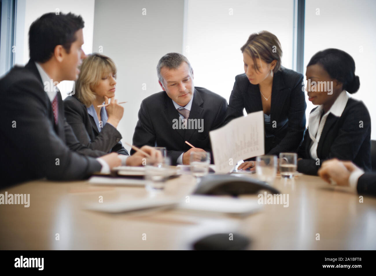 Business meeting round table hi-res stock photography and images - Alamy