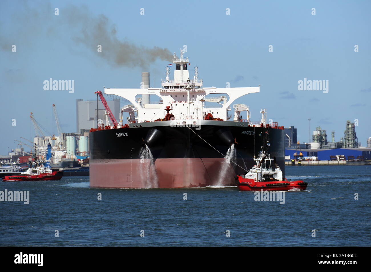 Vlcc supertanker hi-res stock photography and images - Alamy