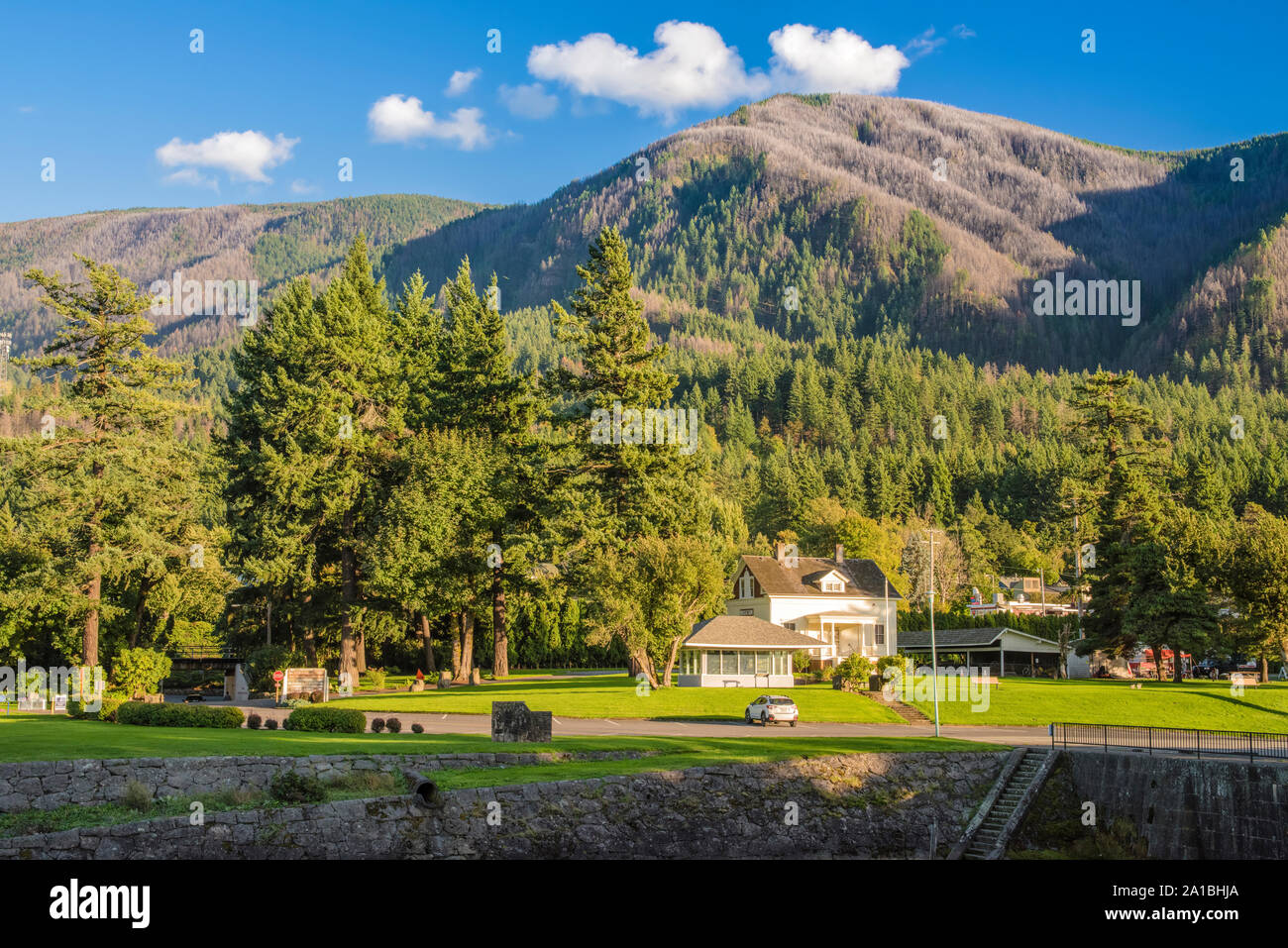 Public parking lot river hi-res stock photography and images - Alamy