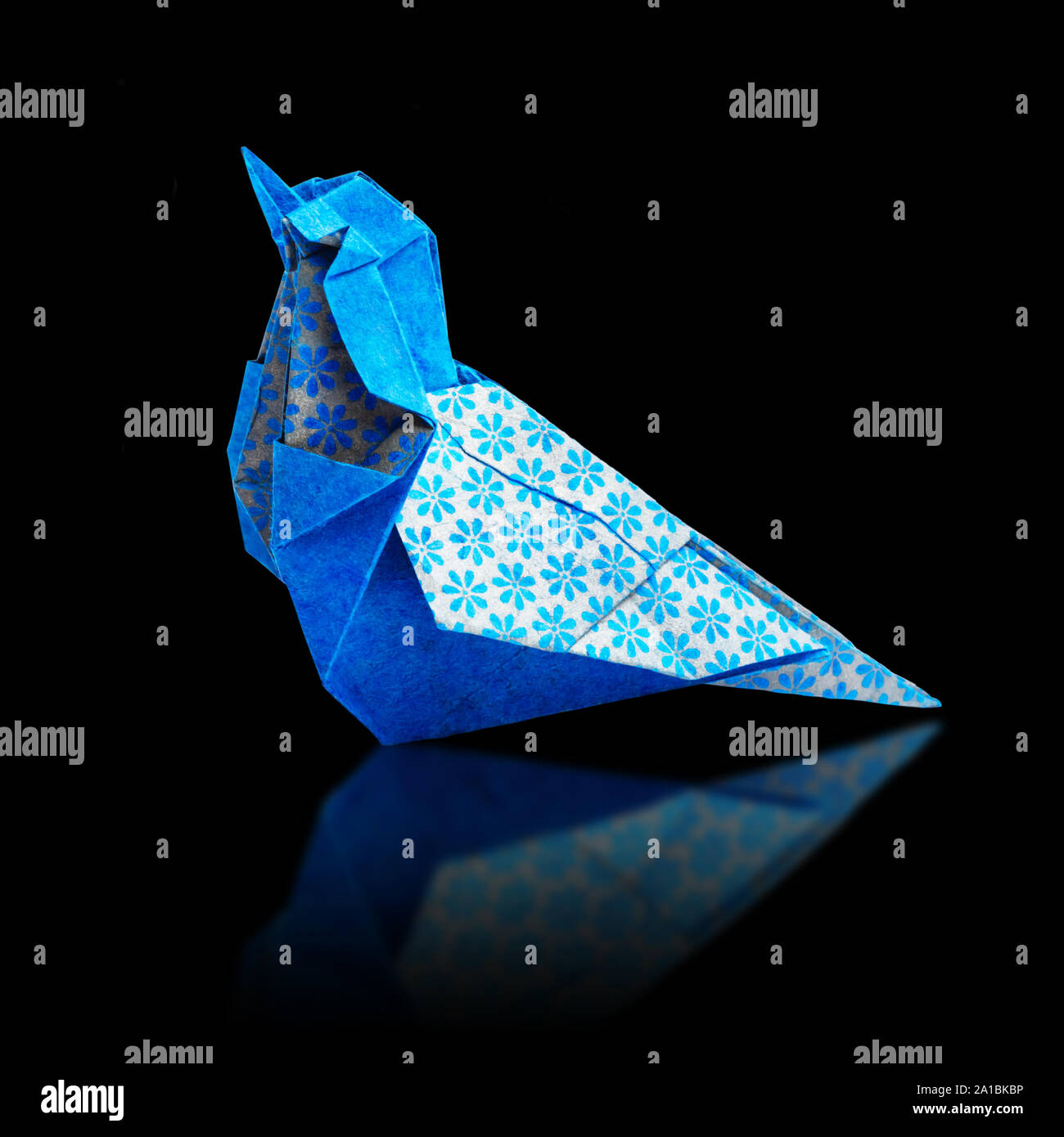 Origami blue bird Stock Photo - Alamy