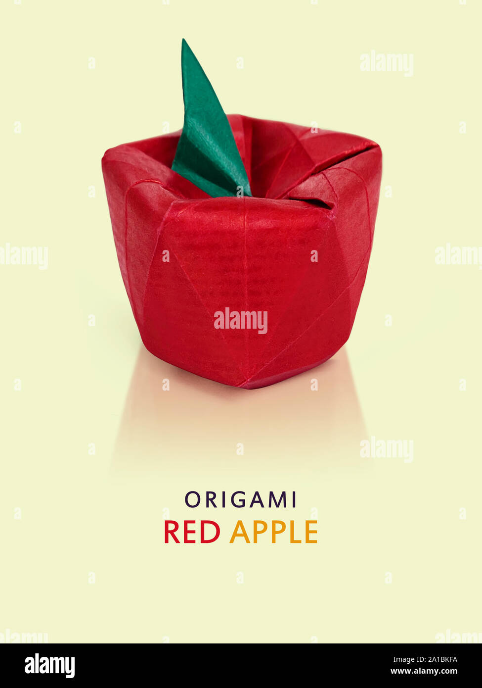 Origami red apple Stock Photo - Alamy
