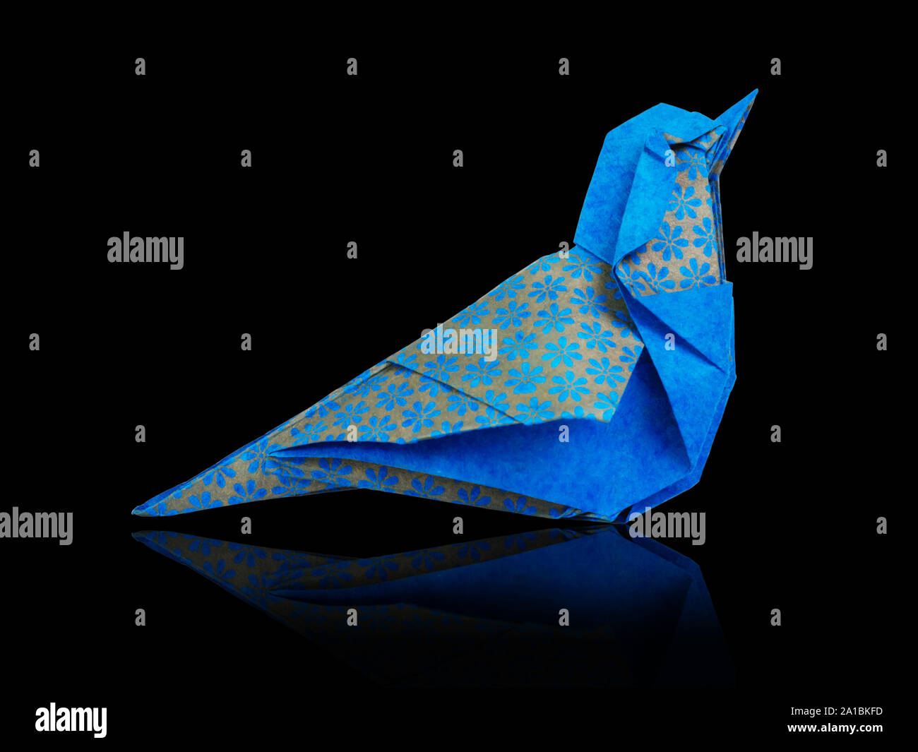 Origami blue bird Stock Photo - Alamy