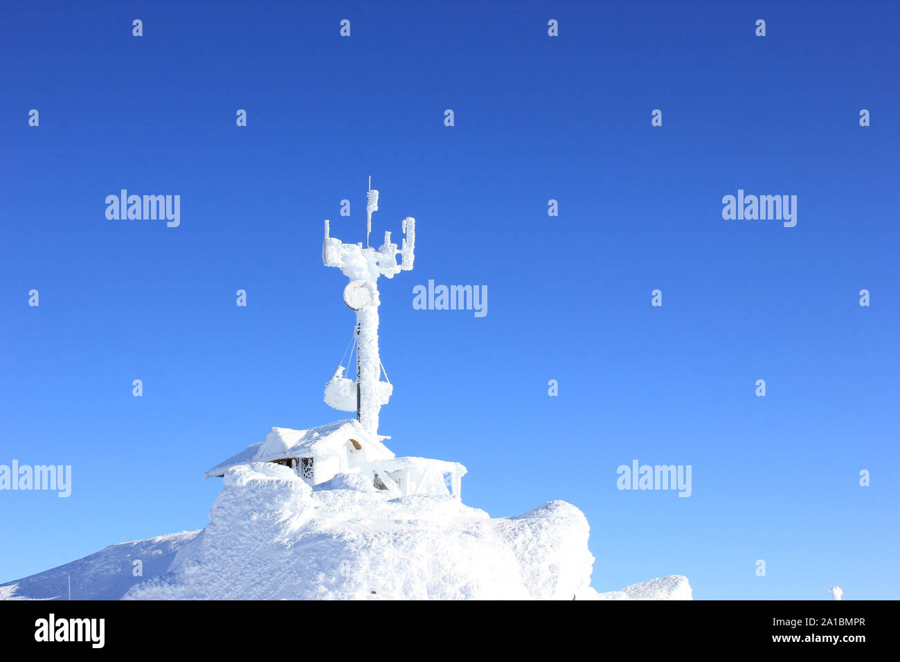 Frozen building hi-res stock photography and images - Alamy