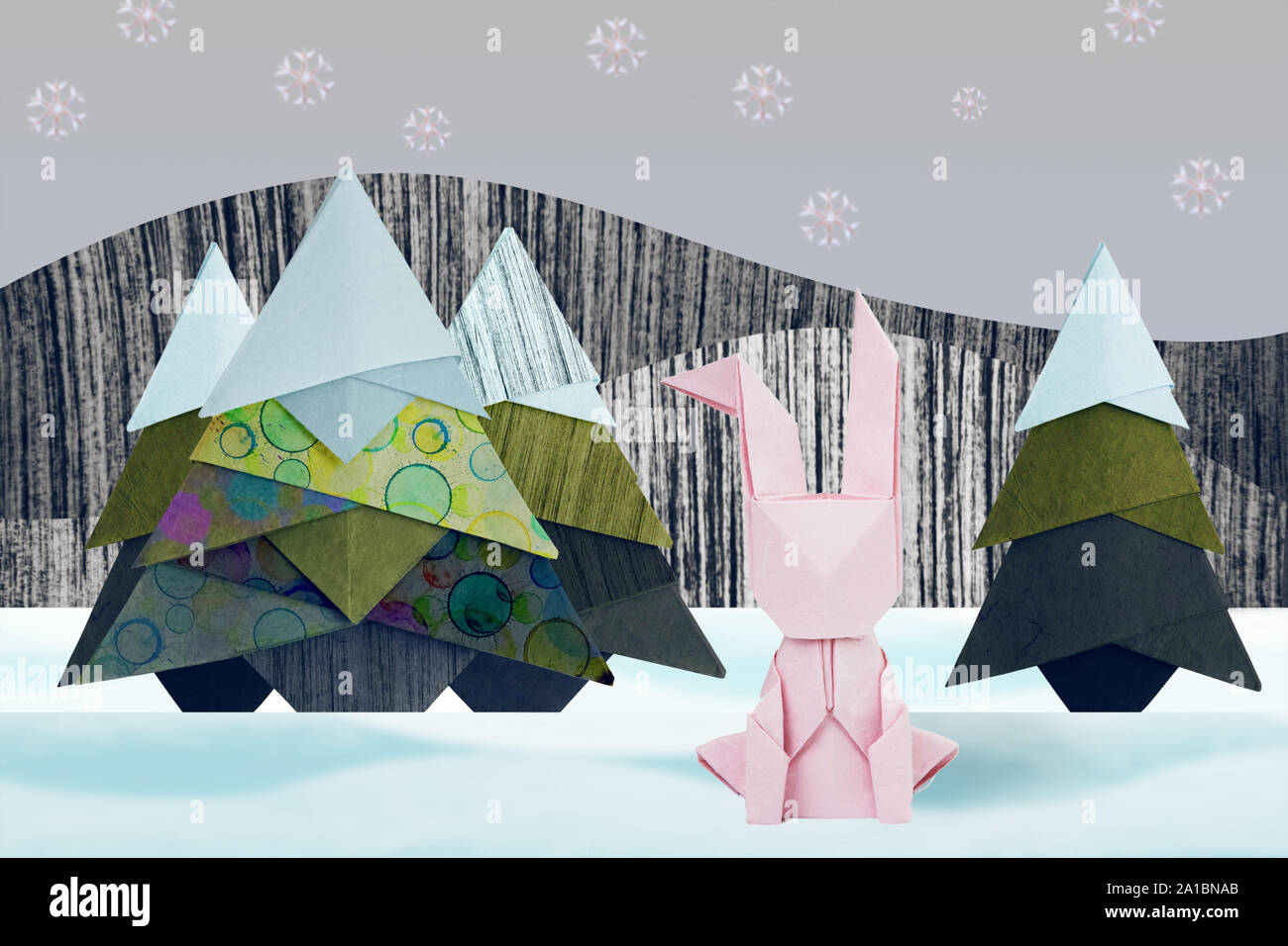 White origami tree hi-res stock photography and images - Alamy