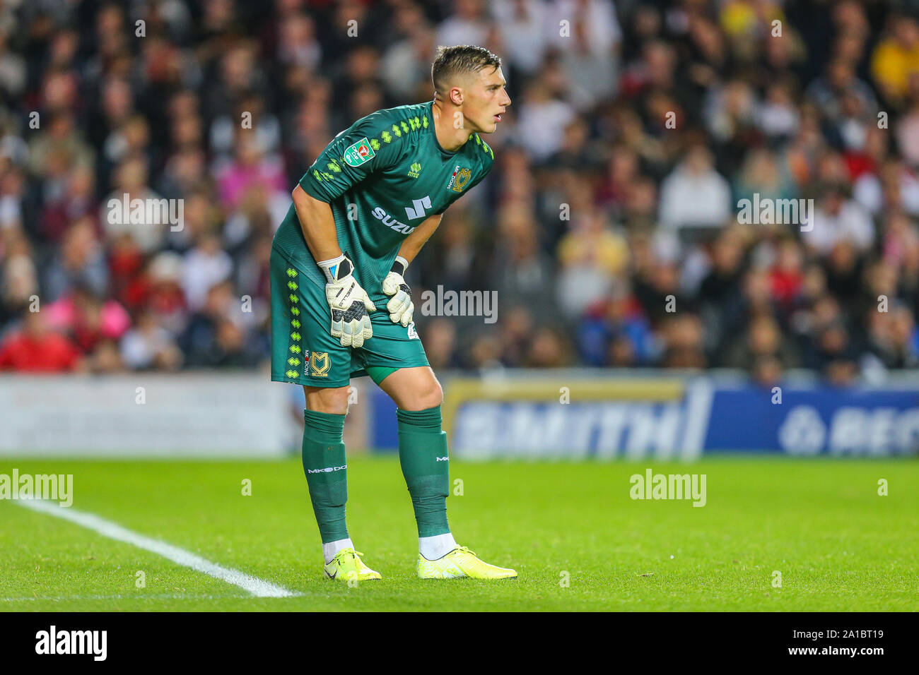 Milton keynes goalkeeper hi-res stock photography and images - Alamy