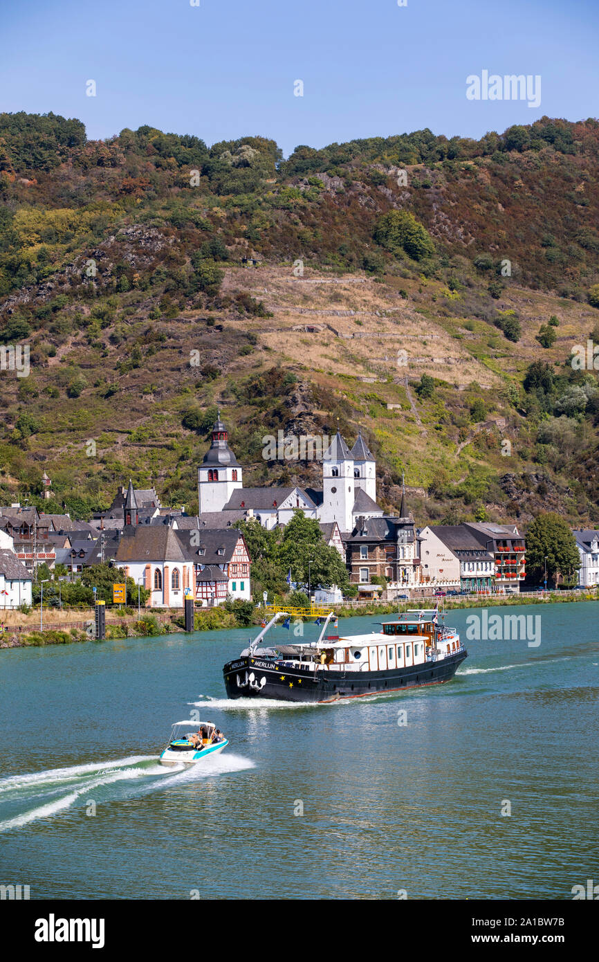 The place Treis-Kaden, district Kaden at the Mosel, Niedermosel, church ...