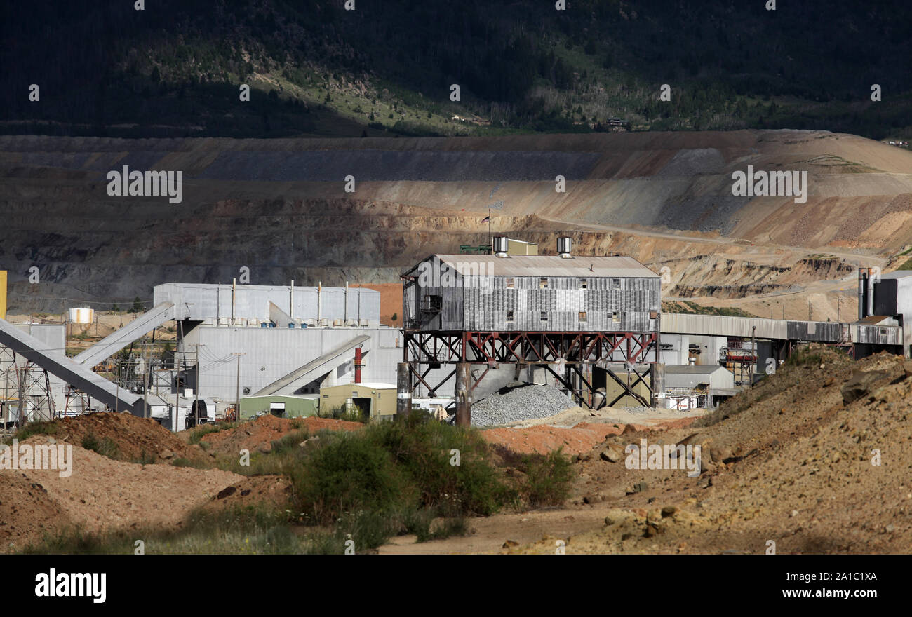 Copper mine mining processing plant hi-res stock photography and images ...
