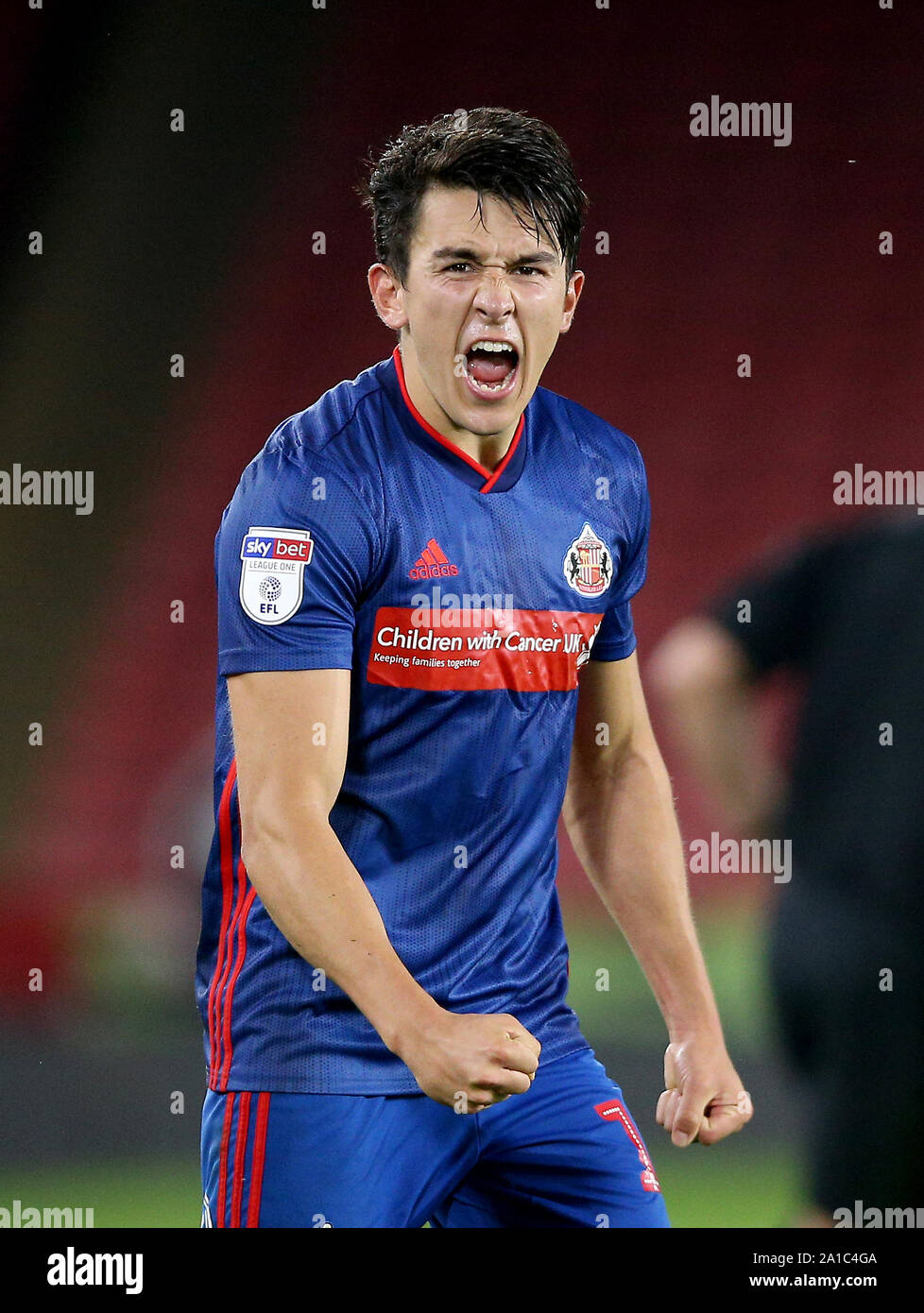Sunderland's Luke O'Nien celebrates after the final whistle during the ...
