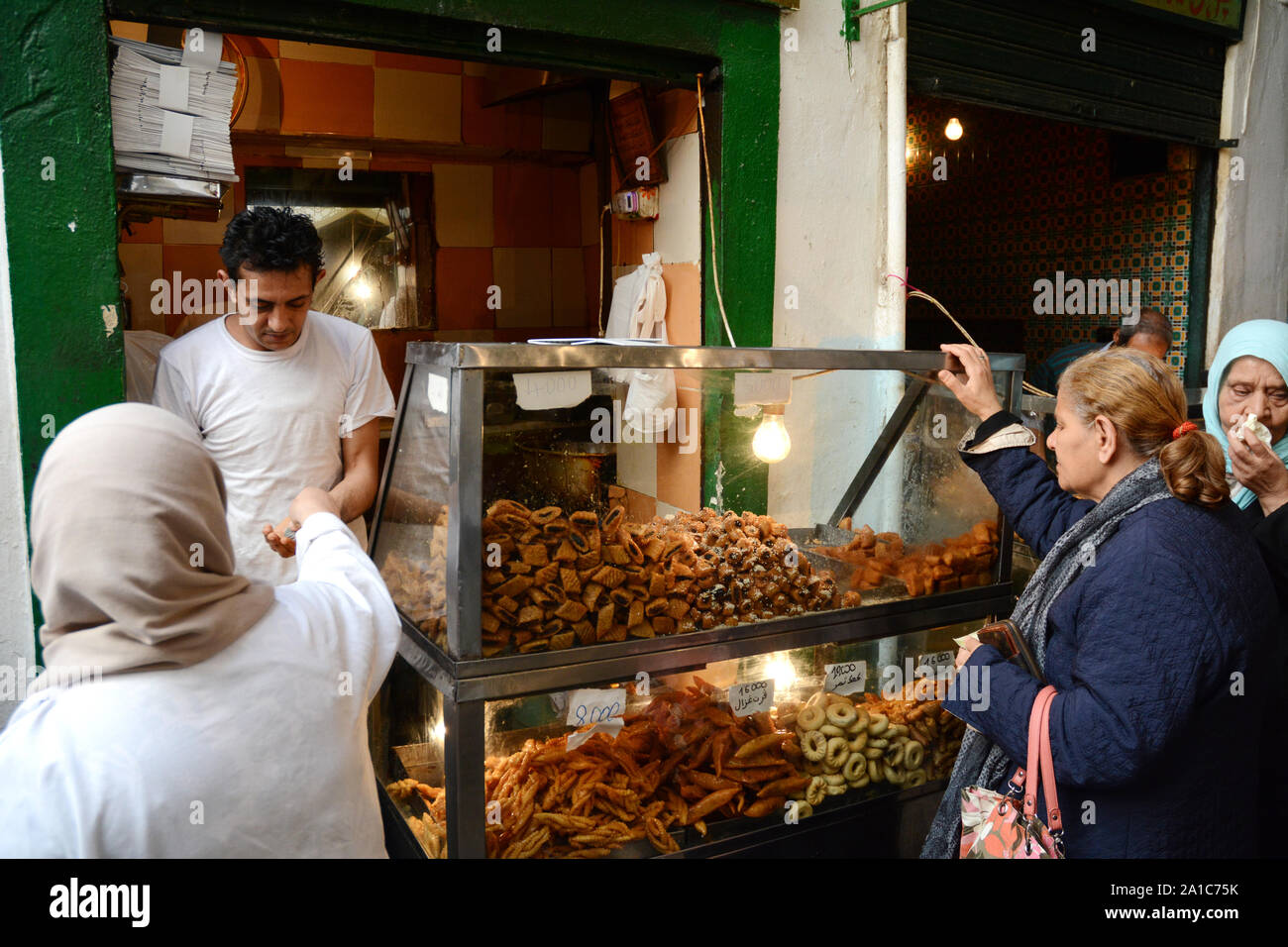Arabic food market hi-res stock photography and images - Alamy