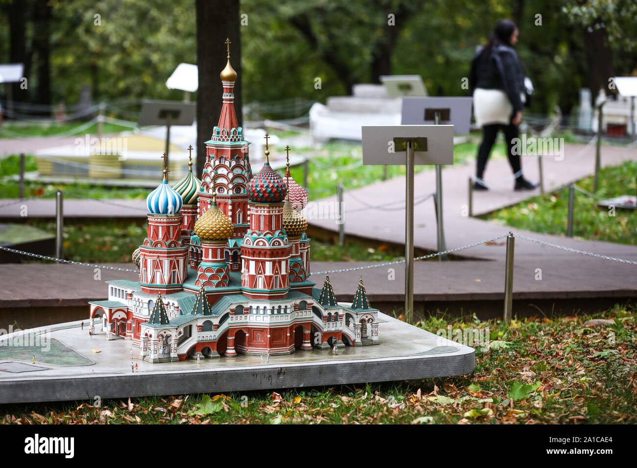 Moscow, Russia. 25th Sep, 2019. A model of St. Basil's Cathedral is ...