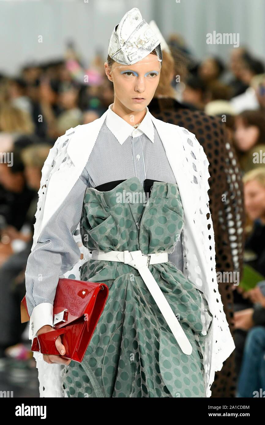 Paris, France. 25th Sep, 2019. MAISON MARGIELA SS20 Runway during Paris ...