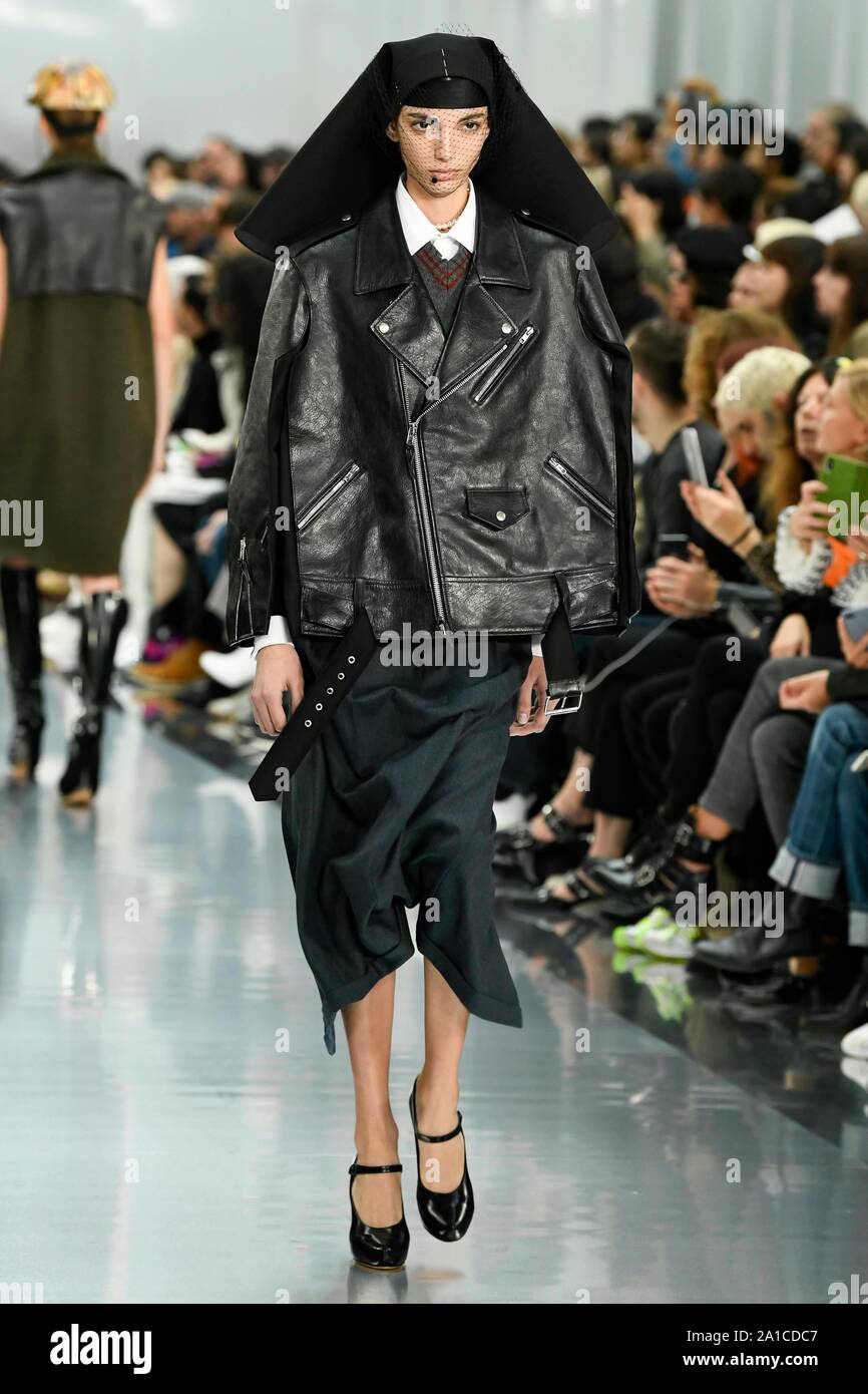 Paris, France. 25th Sep, 2019. MAISON MARGIELA SS20 Runway during Paris ...