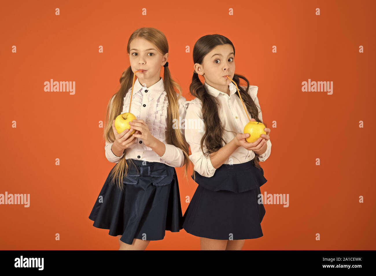 Distributing food student hi-res stock photography and images - Alamy