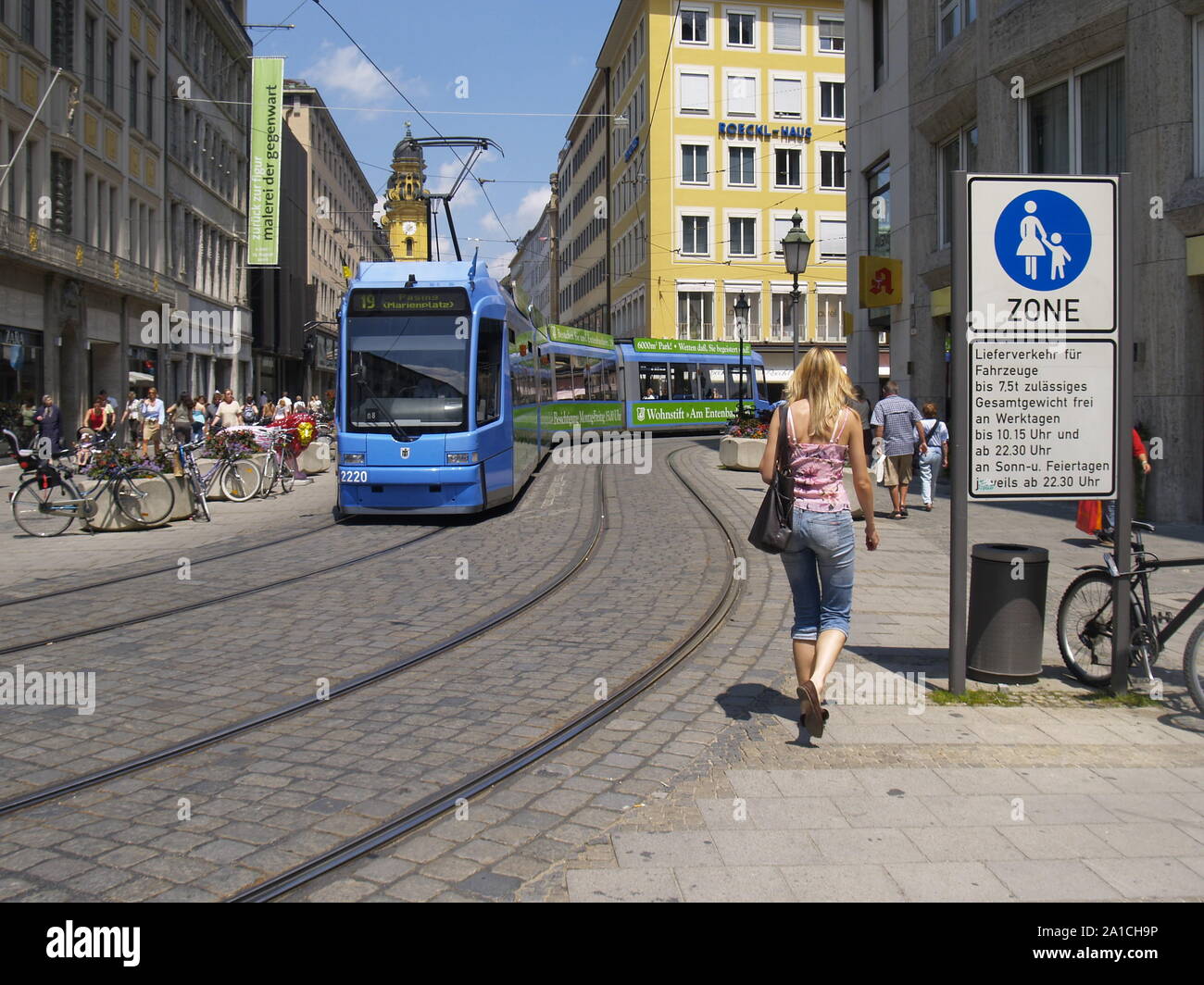 Straßenbahn münchen hi-res stock photography and images - Alamy