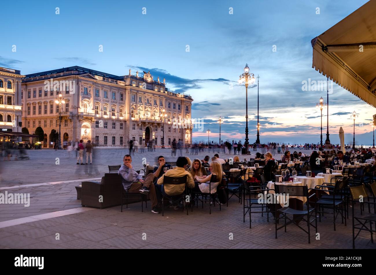 Triest, Piazza dell'Unita d'Italia, Comune di Trieste Stock Photo - Alamy