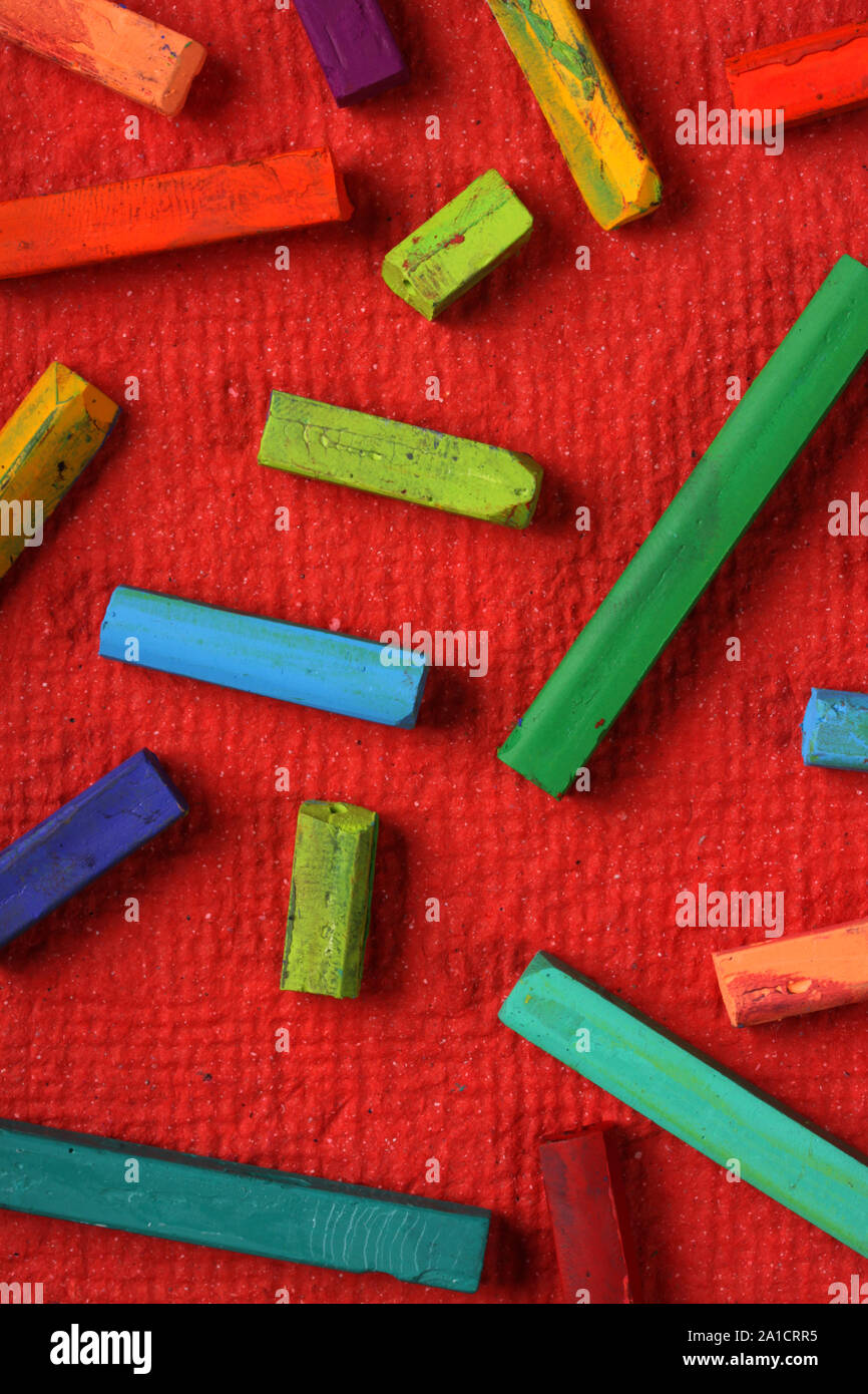 Close up of multicolored Oil pastels and crayons Stock Photo - Alamy