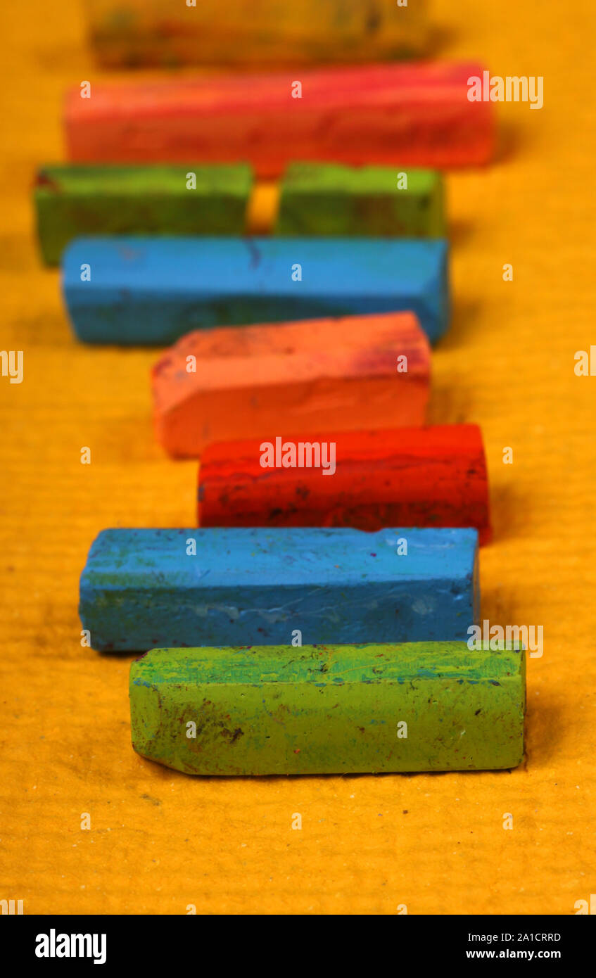Close up of multicolored Oil pastels and crayons Stock Photo - Alamy