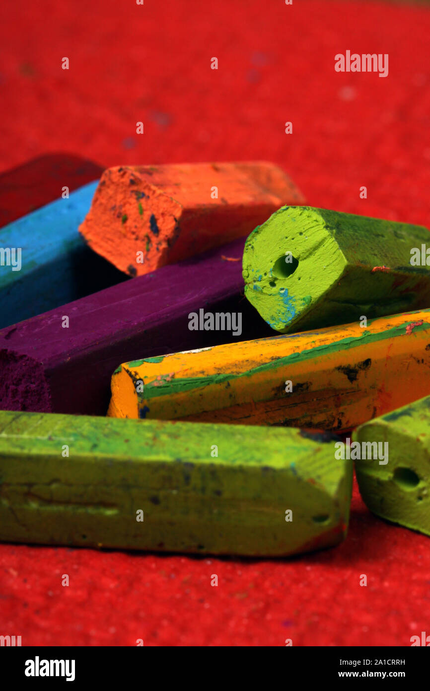 Close up of multicolored Oil pastels and crayons Stock Photo - Alamy
