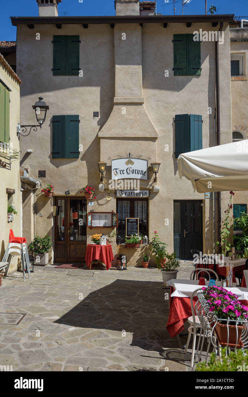 Grado, historische Altstadt, Trattoria Tre Corone - Grado, Historic ...