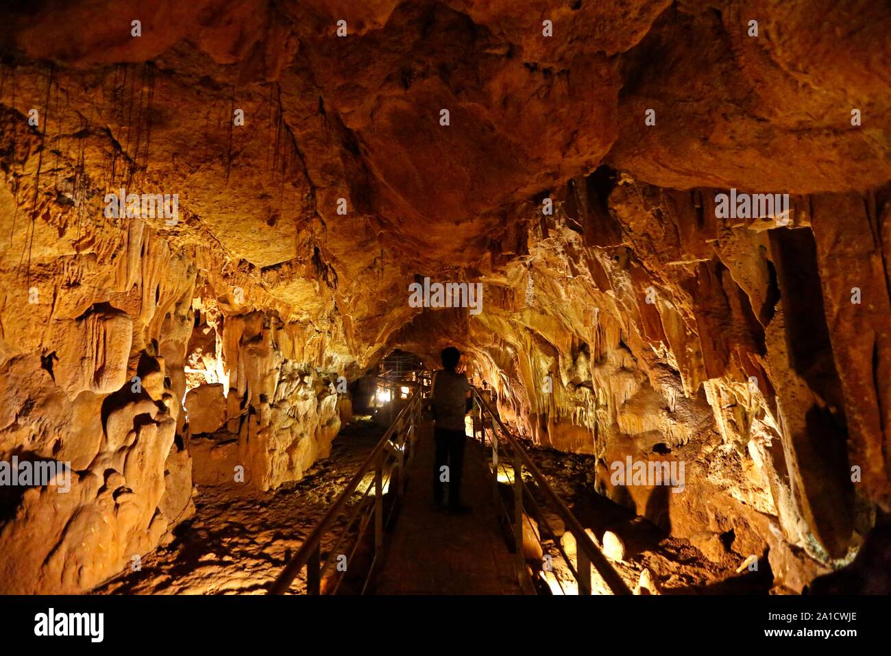 Beirut, Lebanon. 25th Sep, 2019. A tourist visits Al-Rihan Grotto, a ...
