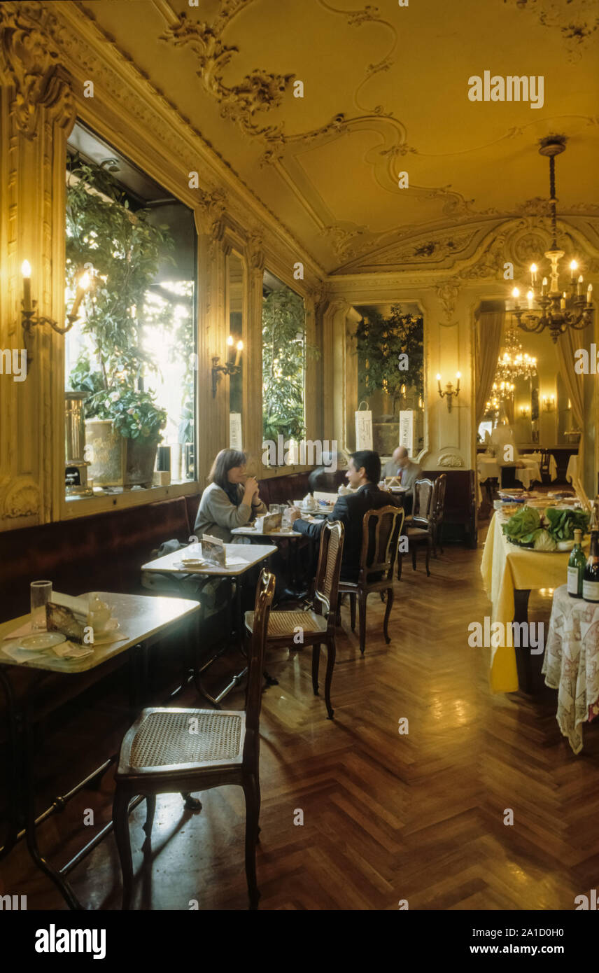 Caffe platti hi-res stock photography and images - Alamy