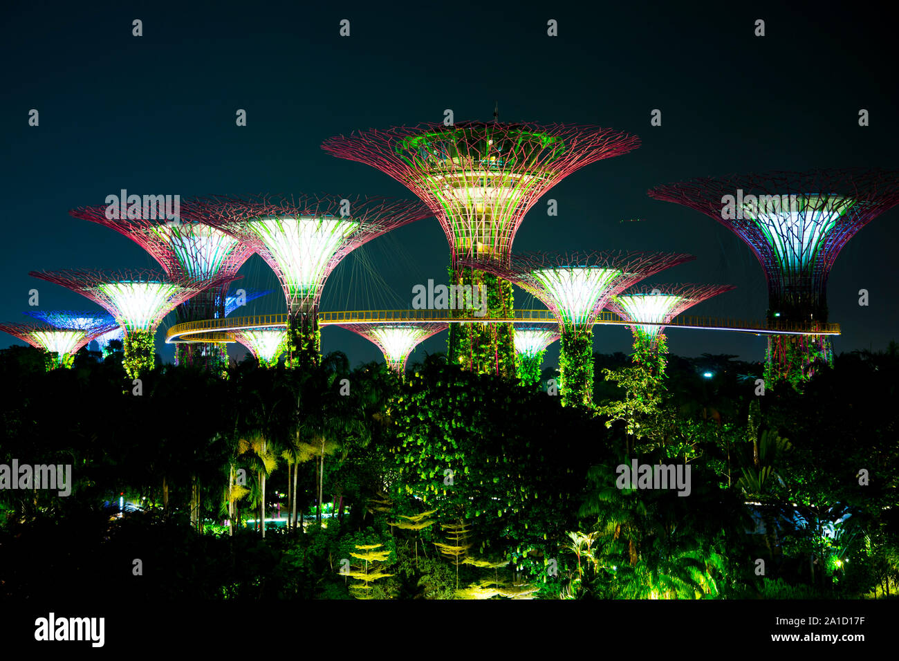 Singapore gardens bay evening hi-res stock photography and images - Alamy