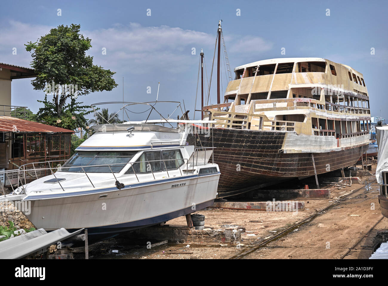 Boat repair yard hi-res stock photography and images - Alamy