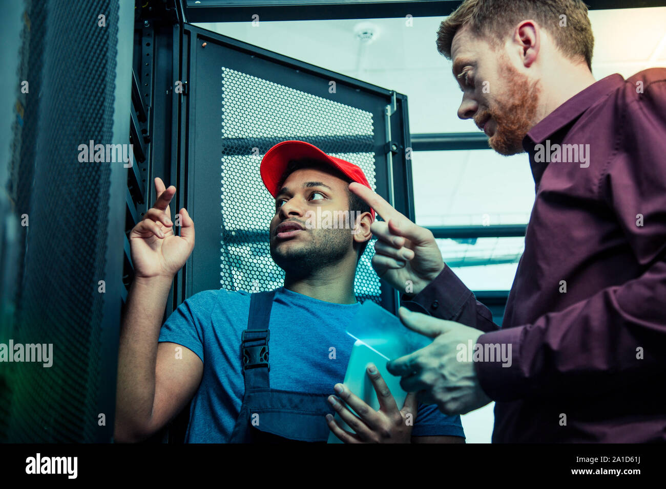 People discussing a problem hi-res stock photography and images - Alamy