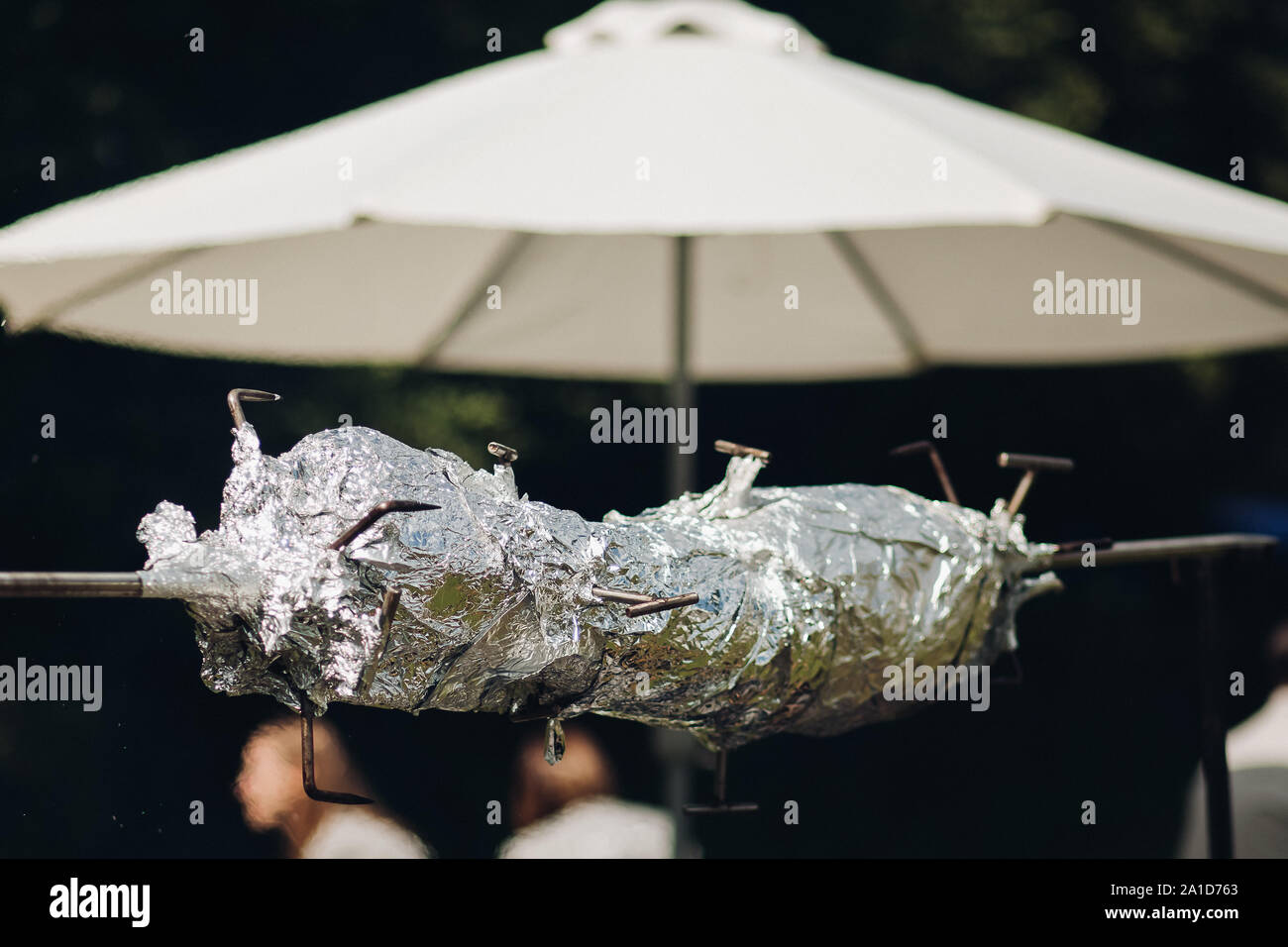 Campfire cooking spit hi-res stock photography and images - Alamy