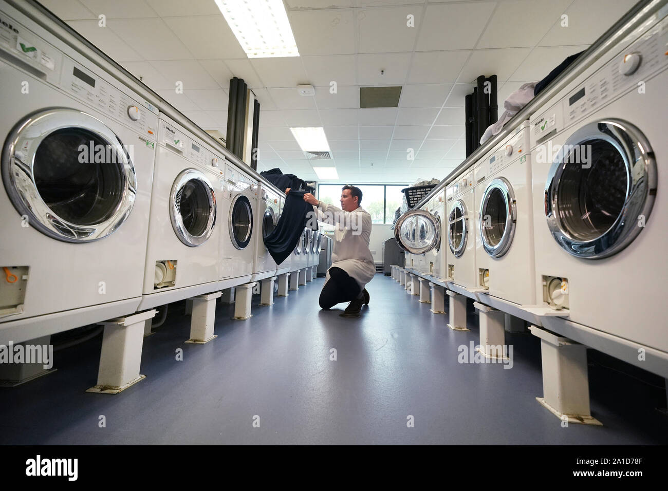 Bank test washing machines hi-res stock photography and images - Alamy