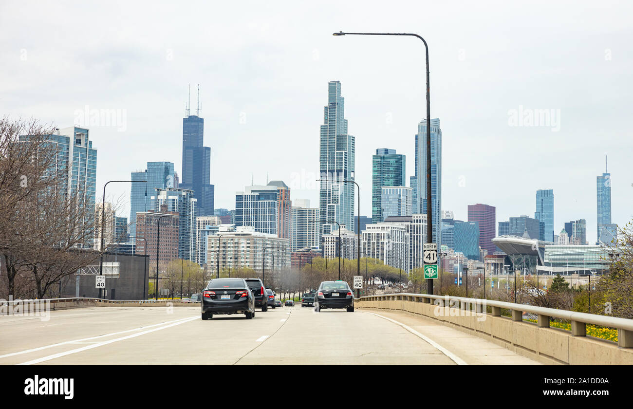 Chicago Illinois, USA. May 8th, 2019. Cars on the road driving to ...