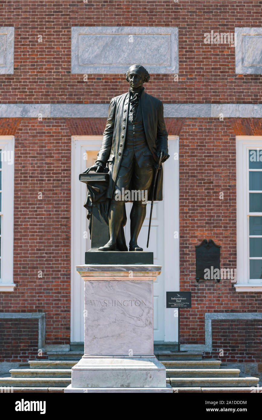 George Washington, view of the statue of President George Washington in ...