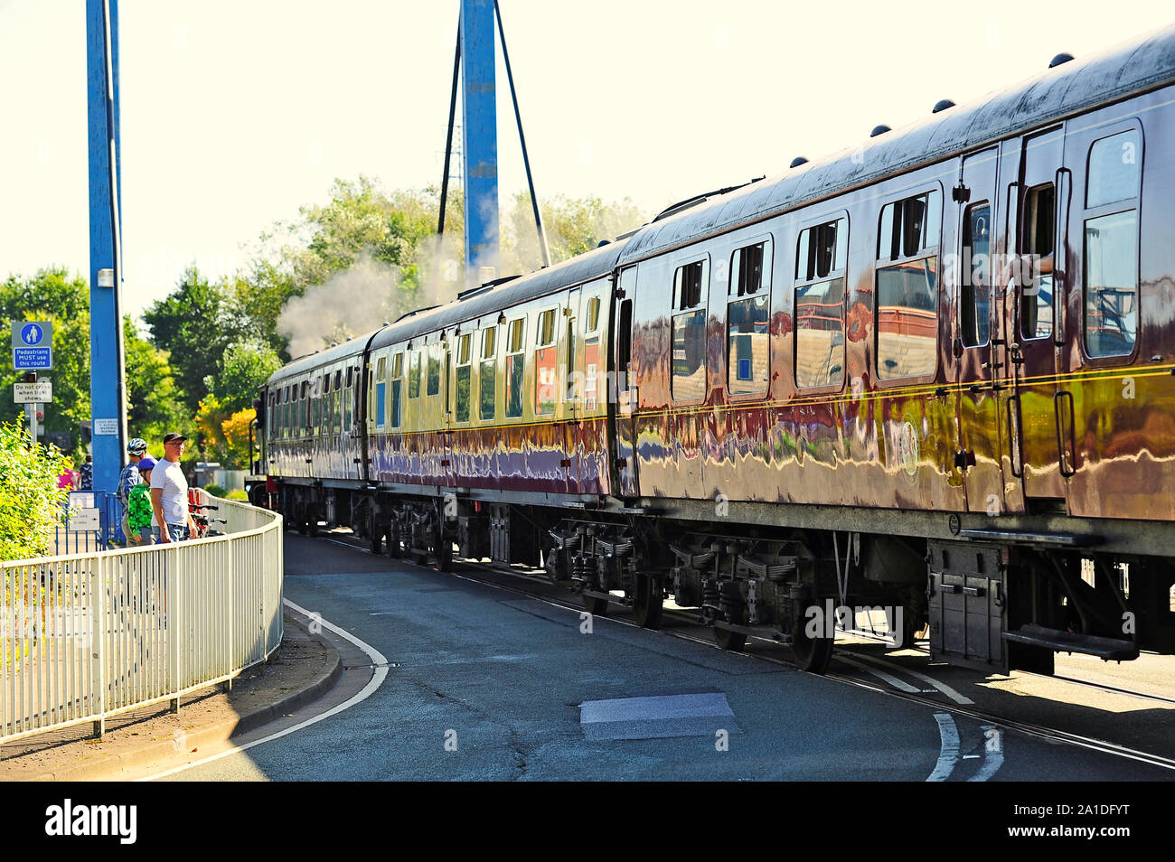 Steam train carriages hi-res stock photography and images - Alamy